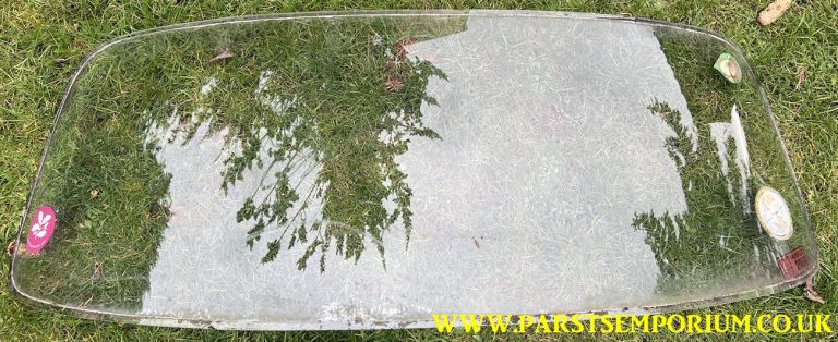 Bay Windscreen – Scratched – Parts Emporium