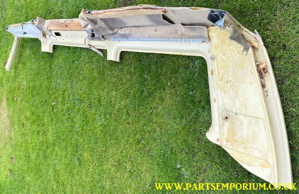 T3 T25 roof gutter side pillar corner = Large Body cut – Parts Emporium