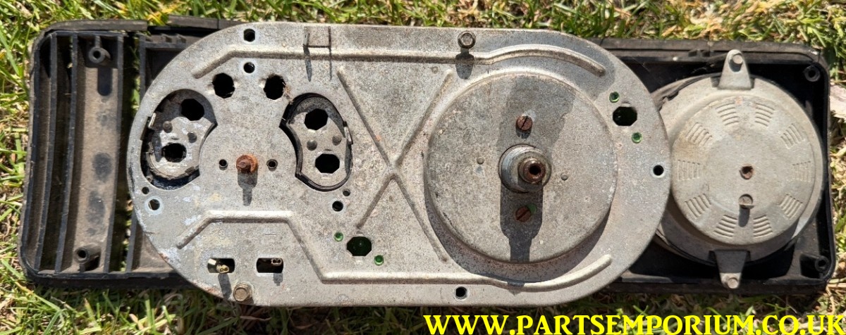 Early Grey Faced Bay Speedo Pod 043 – Parts Emporium